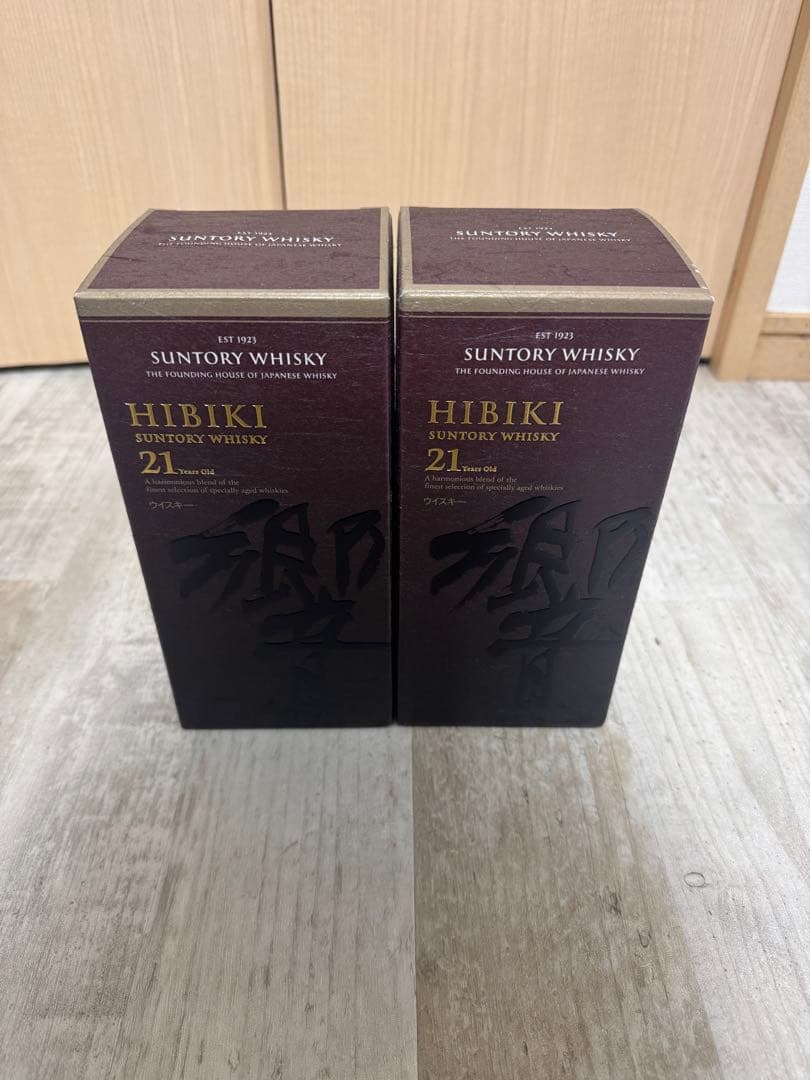 Hibiki 21年 サントリーウイスキー ガラス瓶、箱付き