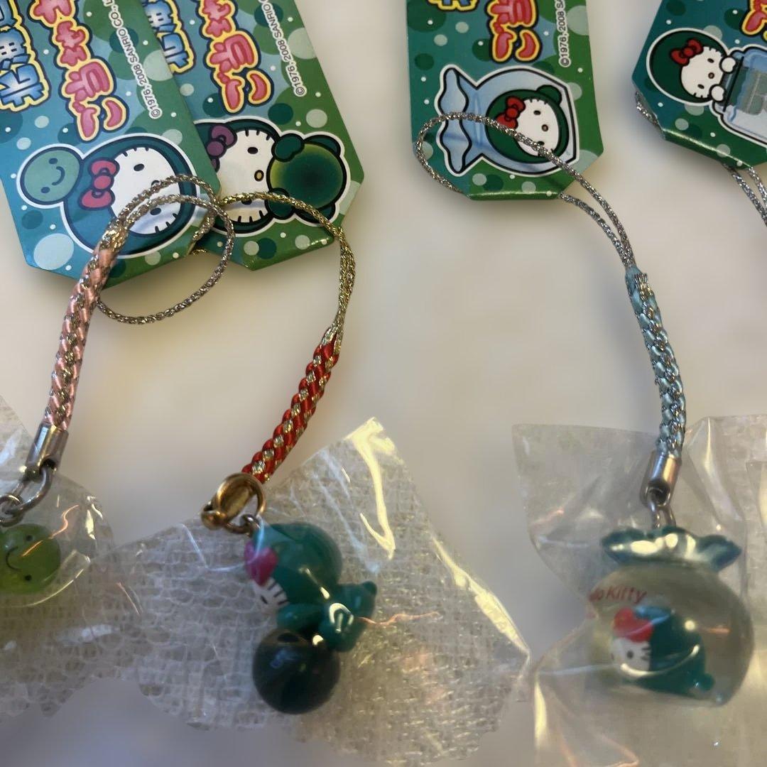 ご当地キティストラップ