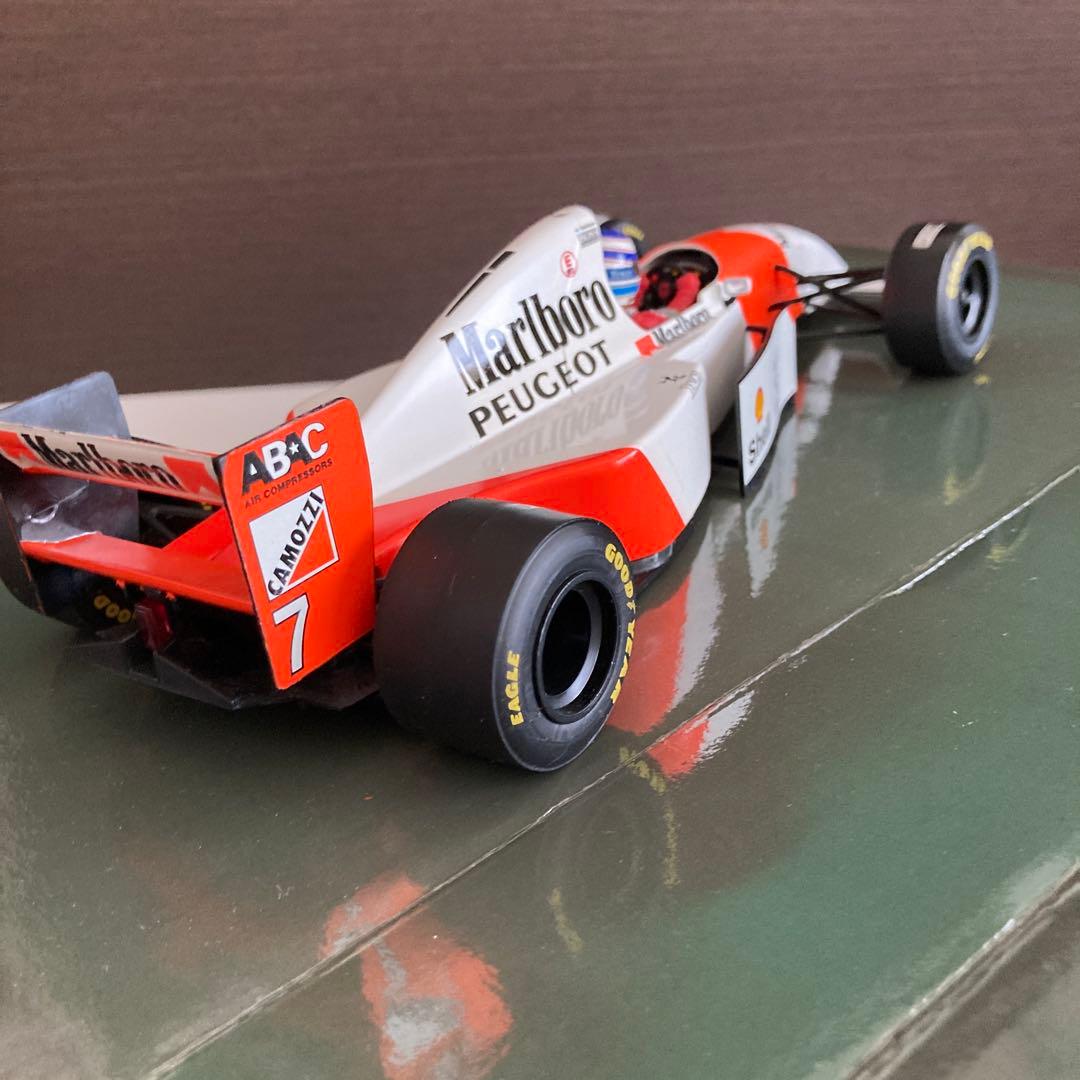 ミニカー Marlboro McLaren Peugeot MP 4/9 1/18
