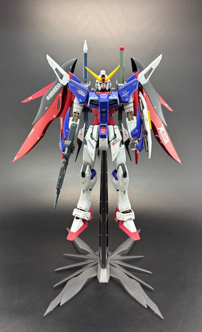 【塗装完成品】MG 1/100 デスティニーガンダム