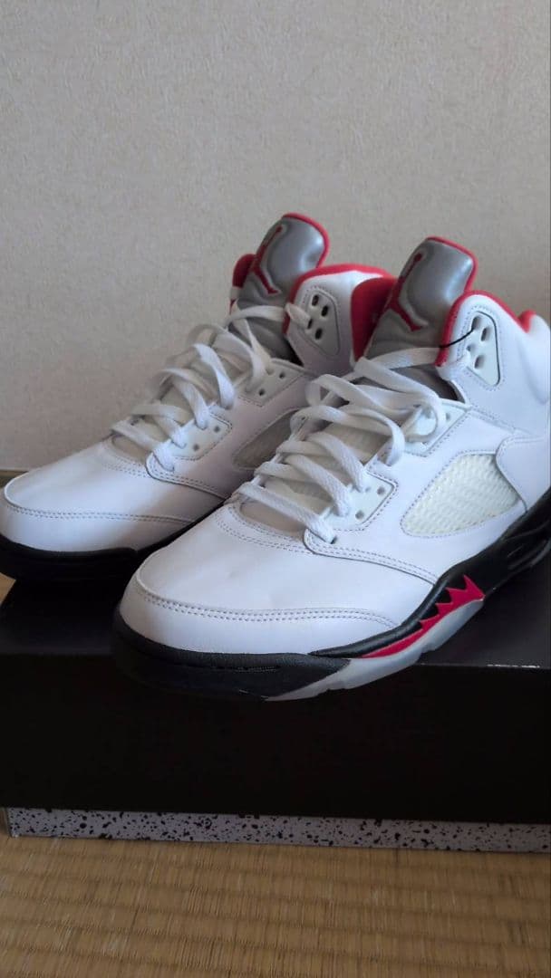 Nike Air Jordan 5 ファイヤーレッド