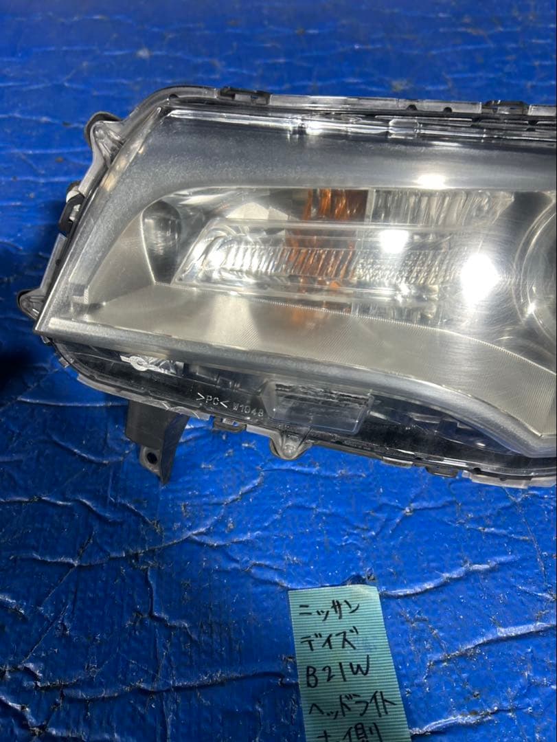日産　デイズ　B21W ヘッドライトHID 助手席側