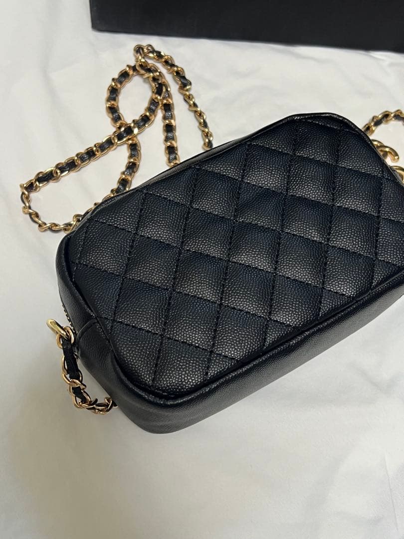 CHANEL レザーショルダーバッグ　ノベルティ