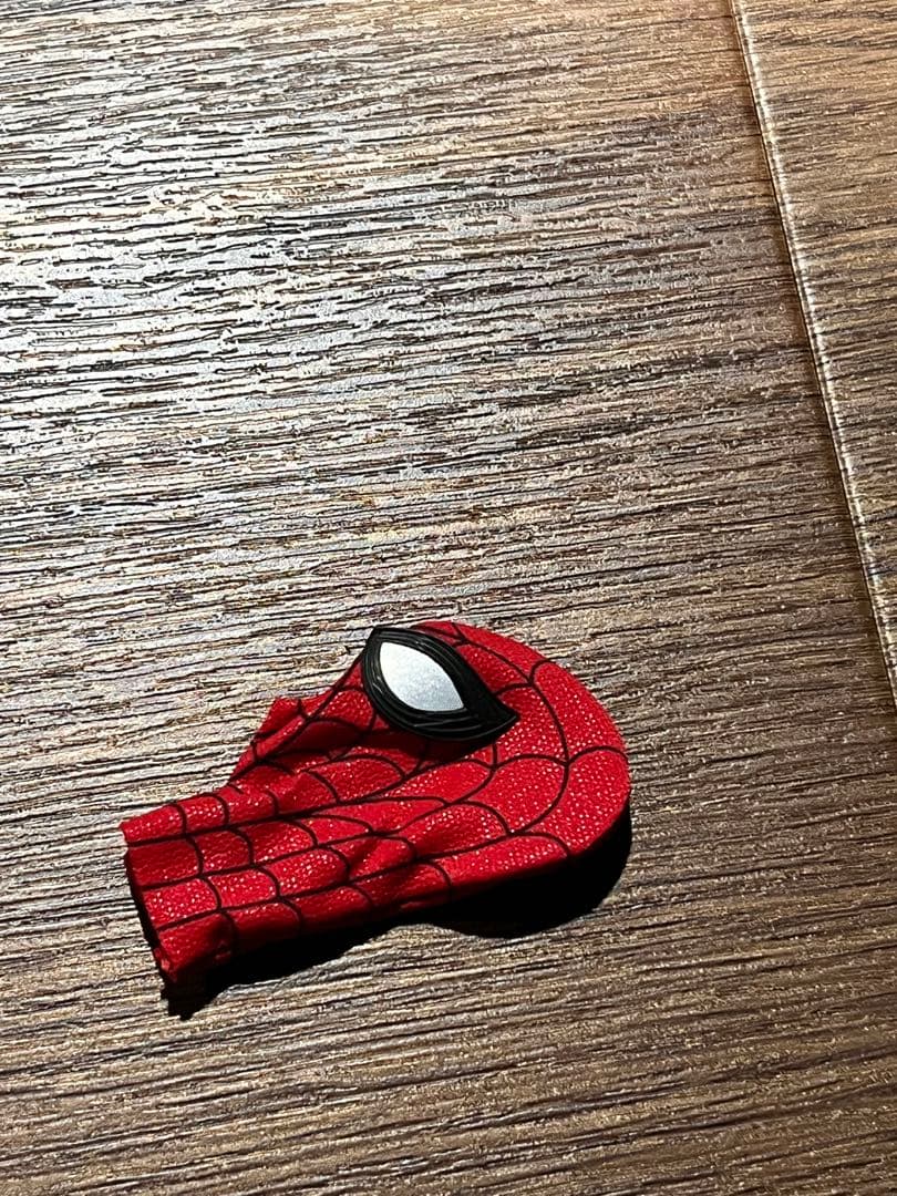 ホットトイズ　スパイダーマン　ニューレッド&ブルースーツ　デラックス版　匿名配送