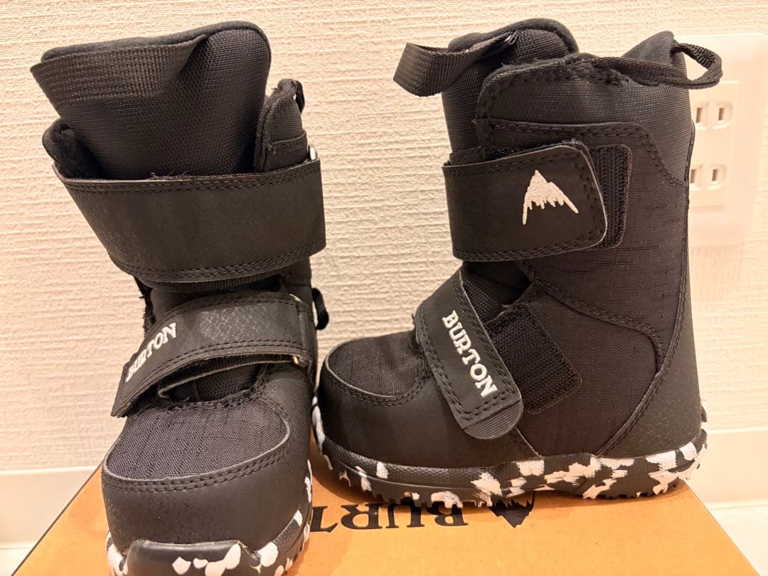 キッズ Burton ミニグロム スノーボードブーツ