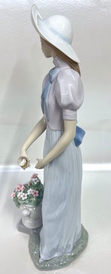 LLADRO リヤドロ　気品に満ちて　陶器人形　お花　置物　コレクション