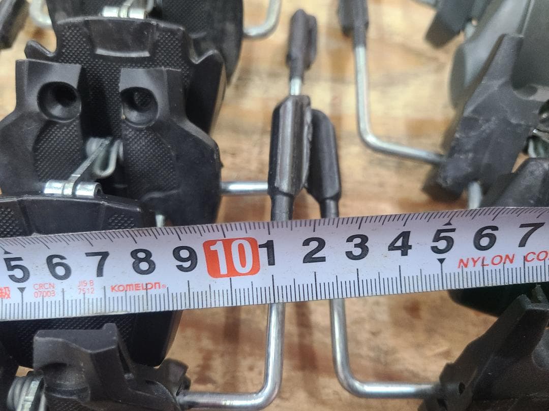 スキーブレーキの交換部品各種 x16