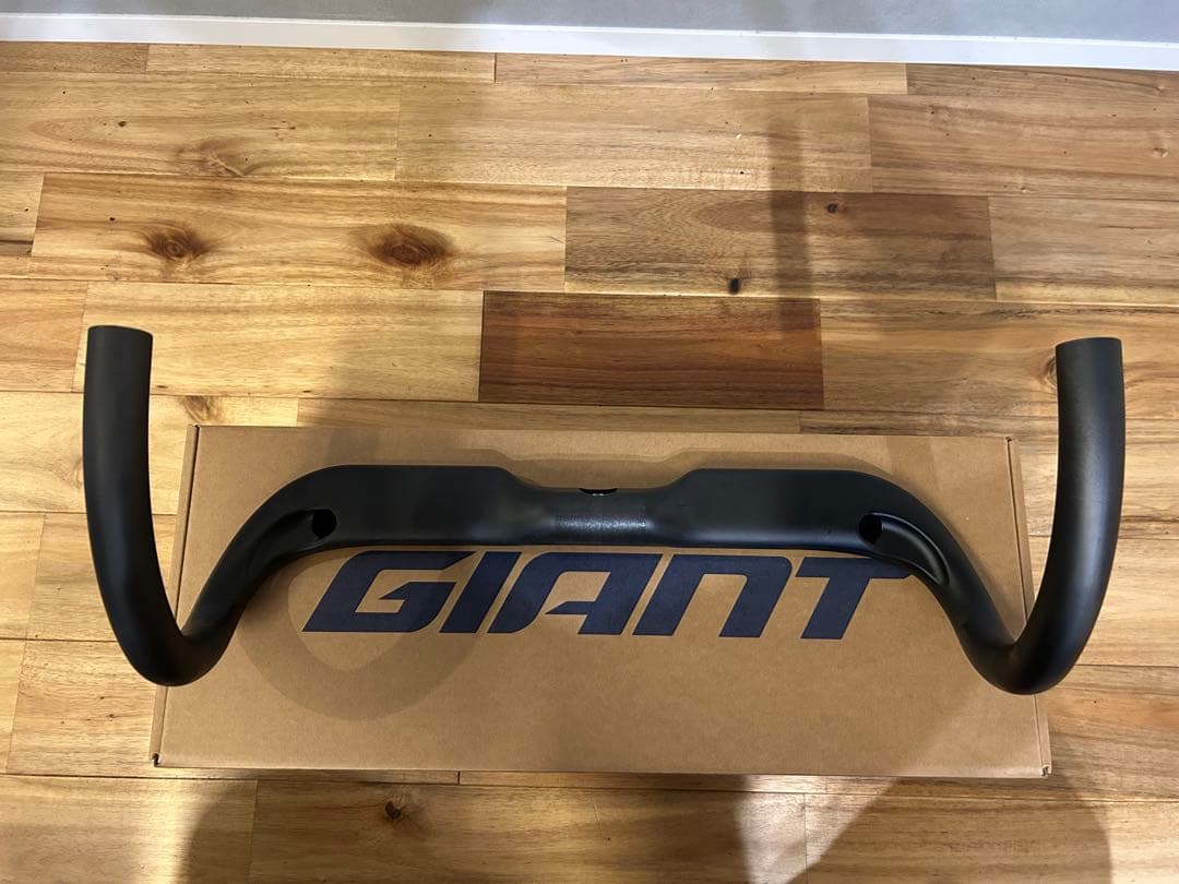 GIANT カーボンハンドル400mm未使用品