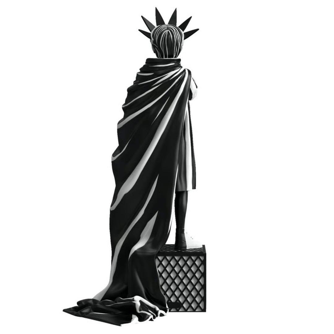 正規品 Banksy バンクシー LIBERTY GIRL アート フィギュア