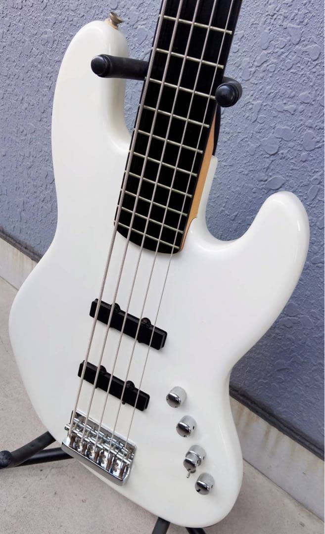 ベース Squier by Fender DeluxeJazzBass Active V