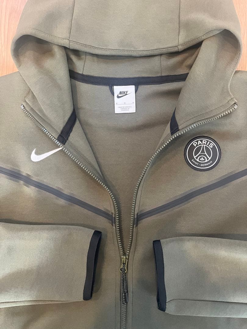 NIKE × PARIS SAINT-GERMAIN（PSG）ジップパーカー