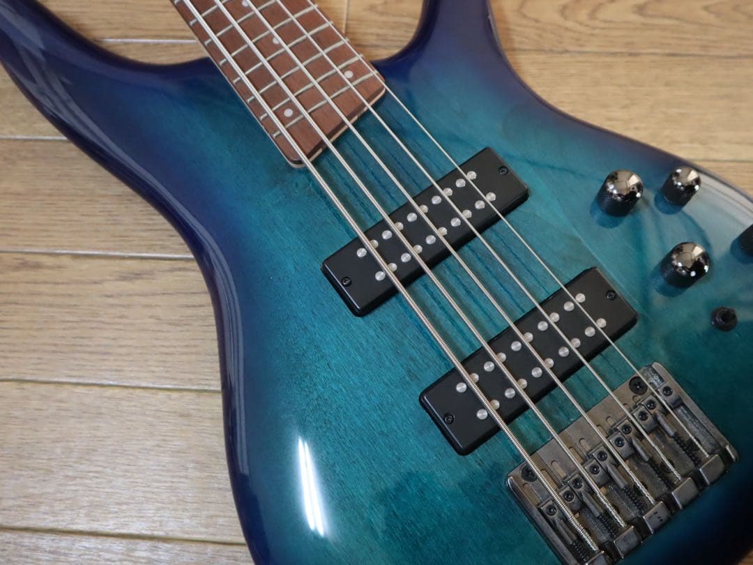 アイバニーズ 5弦ベース Ibanez SR305E