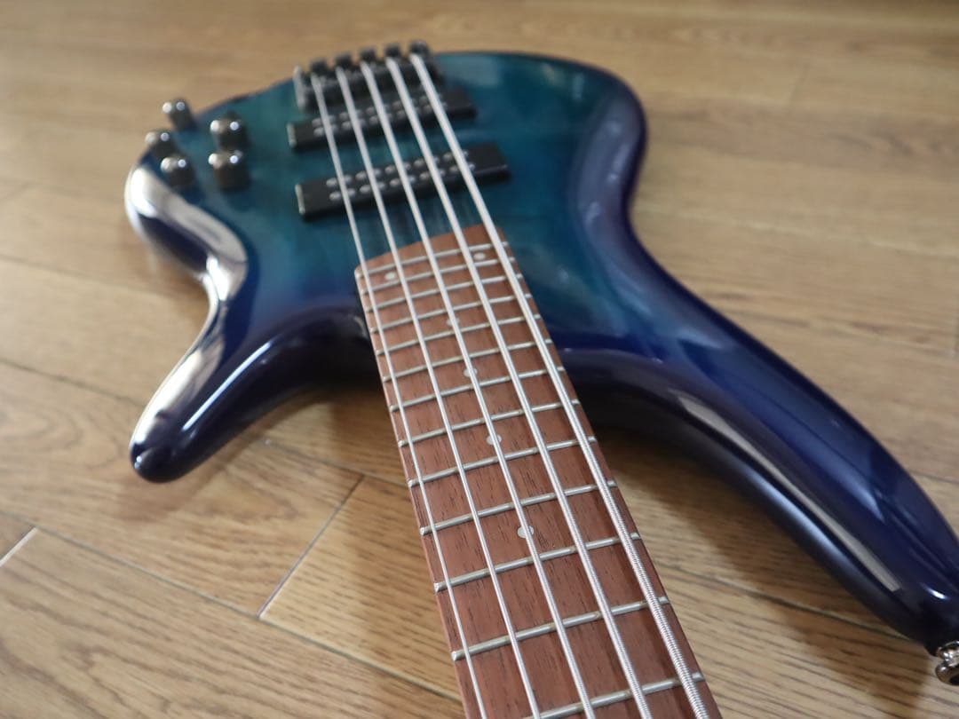 アイバニーズ 5弦ベース Ibanez SR305E
