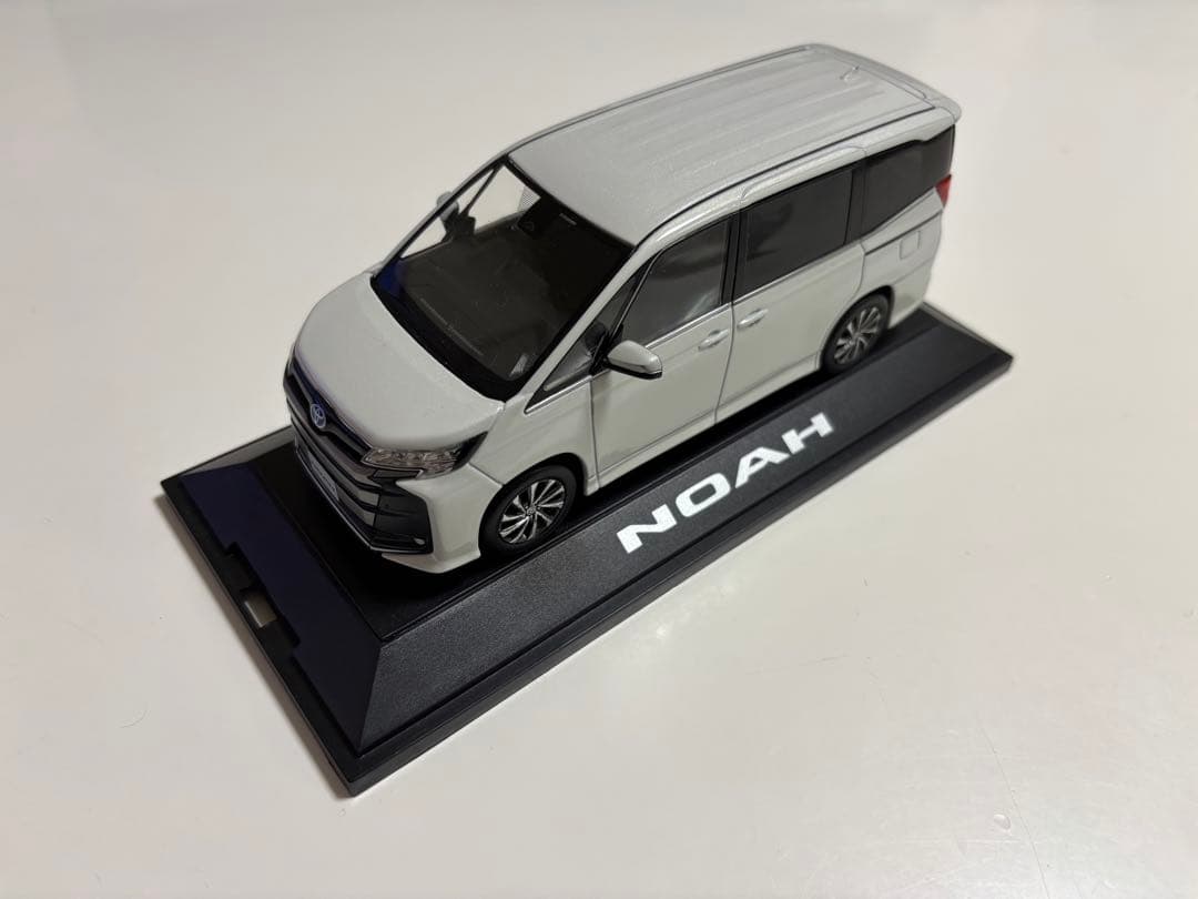 トヨタ NOAH 非売品　ミニカー