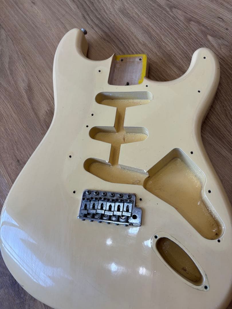 Fender Japan stratocaster st72-sc ボディ