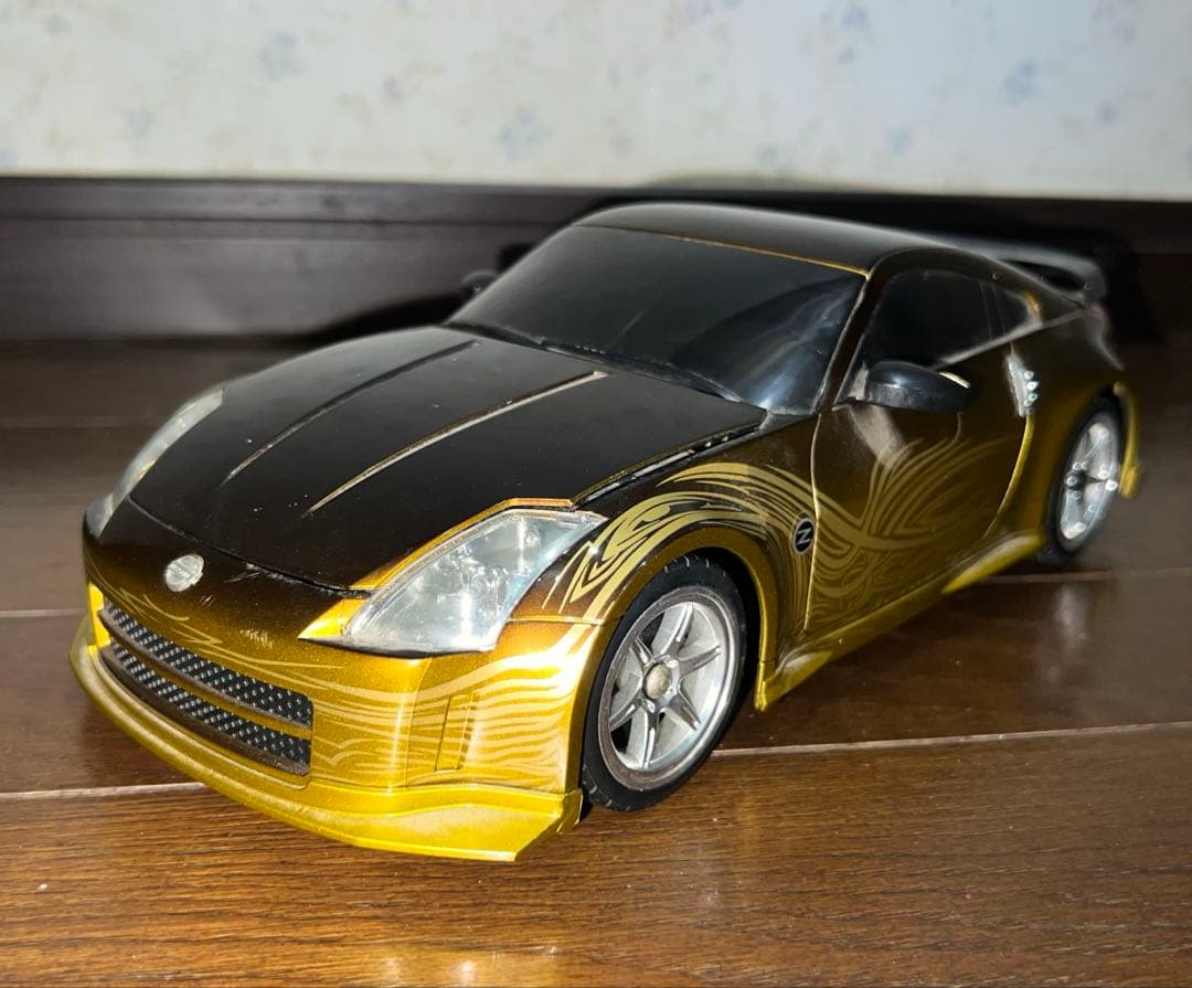ワイルドスピード フェアレディZ 350z 金色