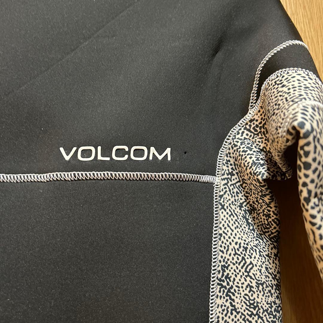 VOLCOMロンスプ2mm Chest Zip LS サイズ8