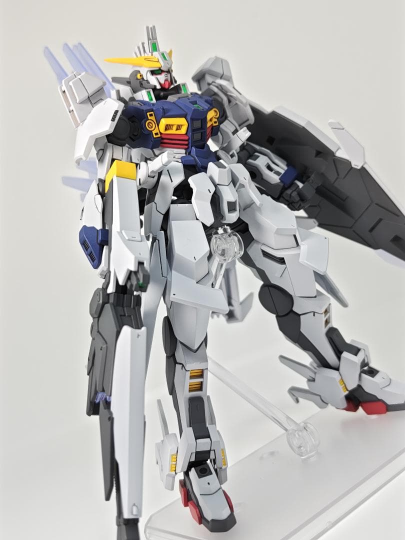 ガンプラ　HGガンダムジリウス　完成品