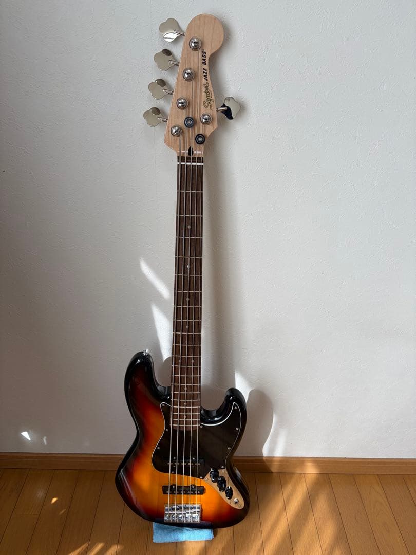 【美品】Squier Affinity Jazz Bass V 5弦ベース