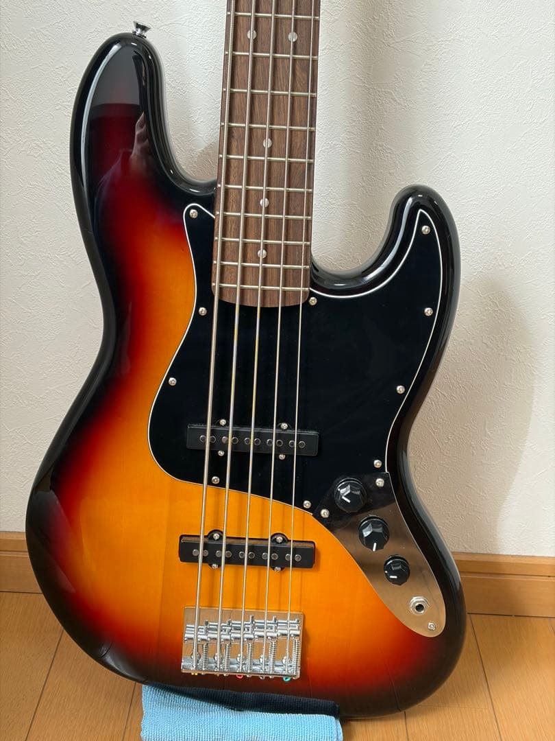 【美品】Squier Affinity Jazz Bass V 5弦ベース
