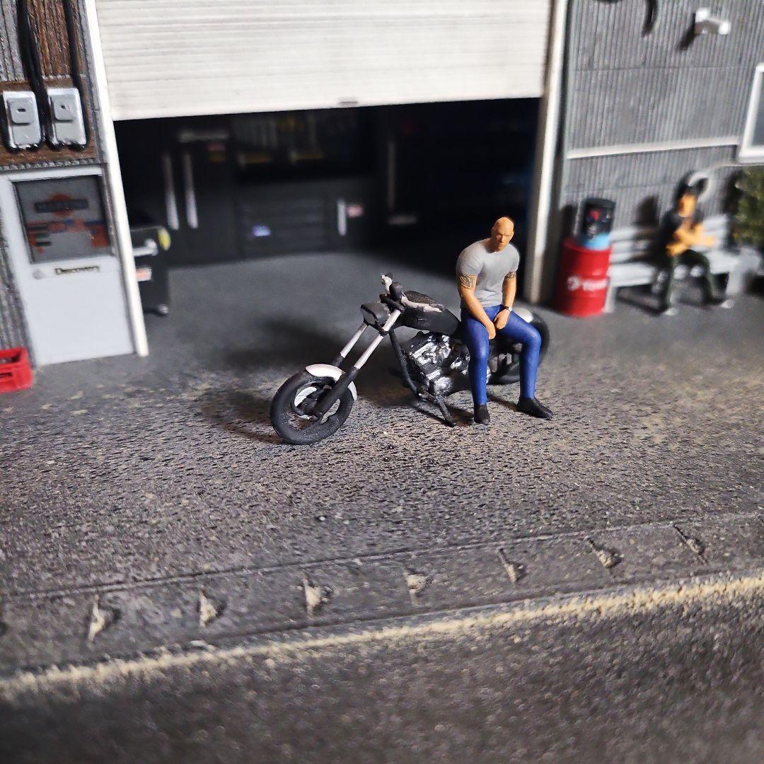 1/64 フィギュア (バイク付)