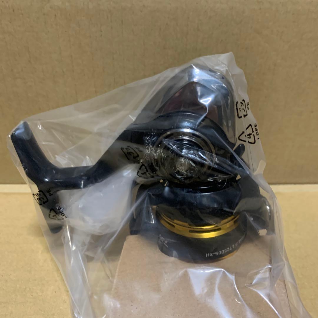 新品　ダイワ(DAIWA) スピニングリール 23レガリス LT2500S-XH