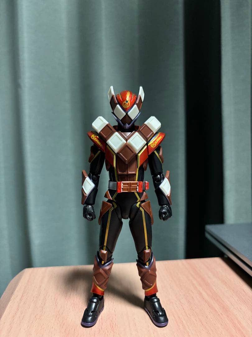 S.H.Figuarts 仮面ライダーヴァレン　チョコドンフォーム