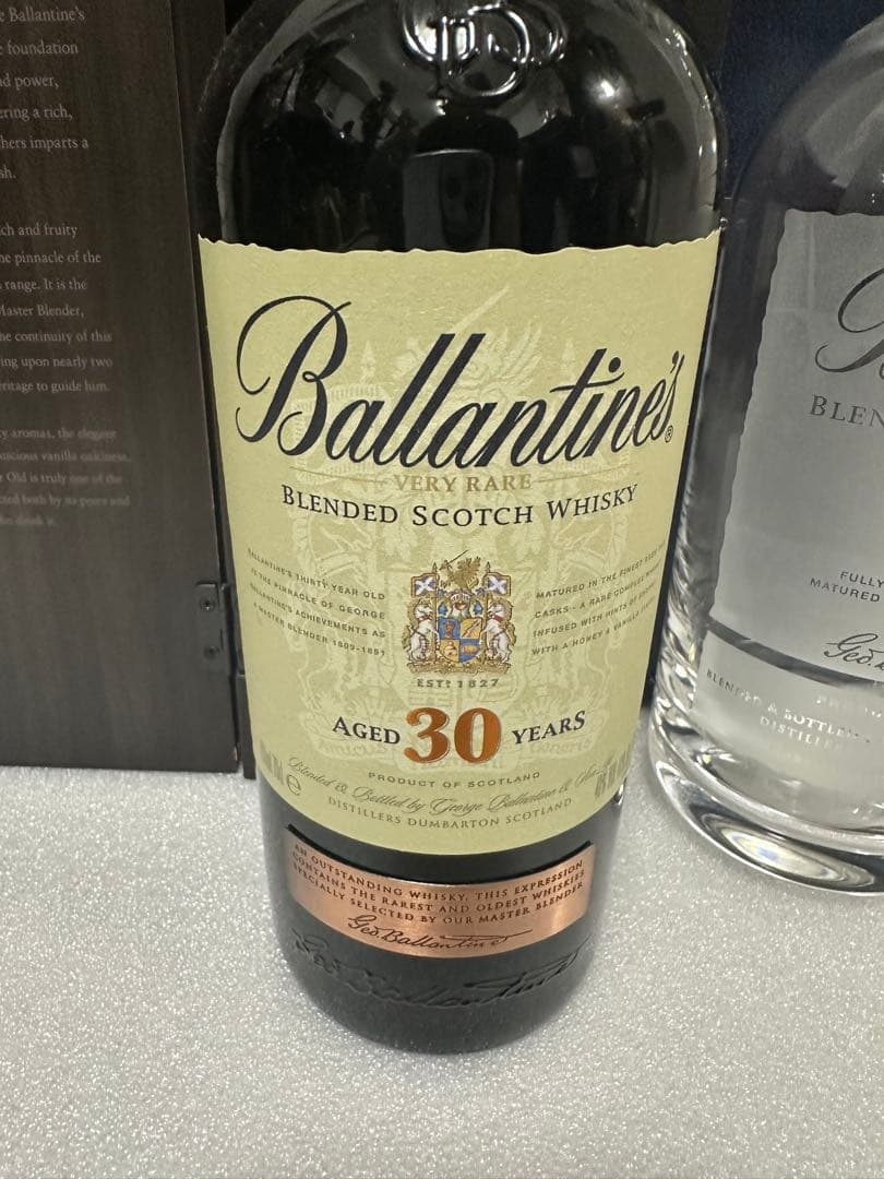 Ballantine's 30年 700ml 化粧箱　クリスタルボトルセット