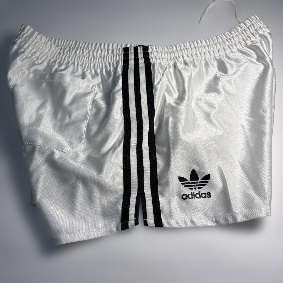 【極美品/希少】デサント製 adidas 光沢ショートパンツ TAD-50B L
