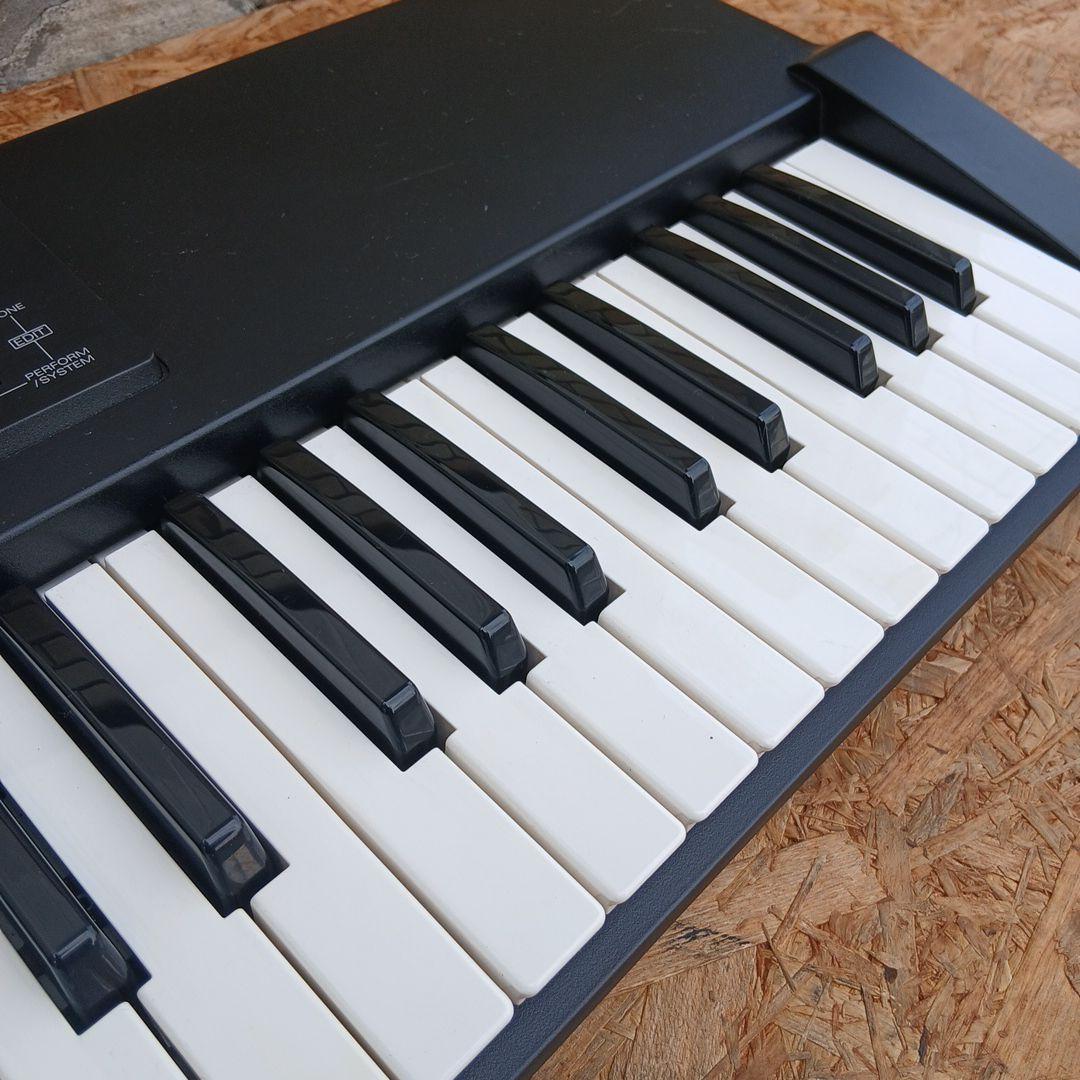 Roland　XP-10　シンセサイザー