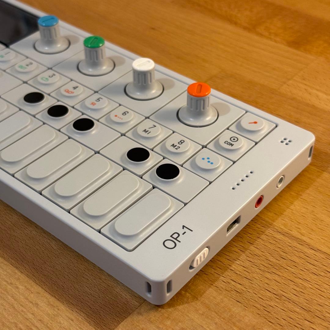 【完動品】Teenage Engineering OP-1