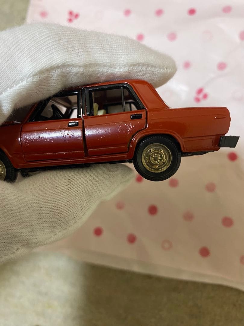 旧ソ連 ソビエト製 ミニカー LADA ラーダ VAZ-2105 1/43