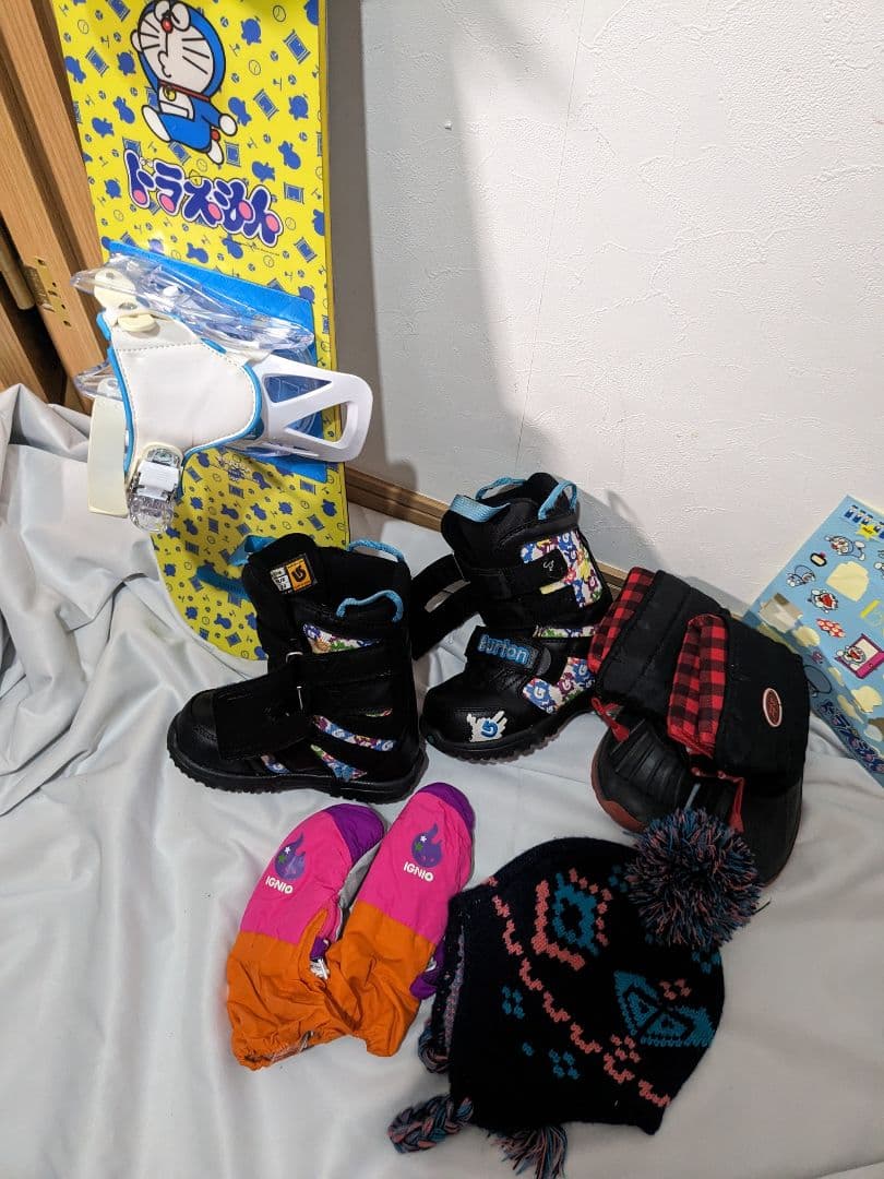 レア　BURTON　ドラえもん　100　スノーボード　ウェア　一式　まとめ売り