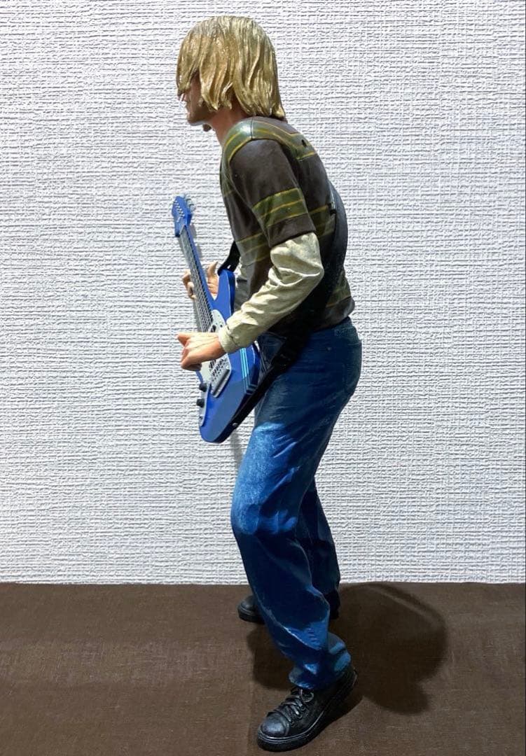 Y*e様 【完動品❗️】NIRVANA カート・コバーン18インチ サウンドフィ