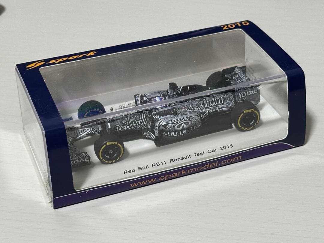スパーク 1/43 レッドブル RB11 テストカー 2015