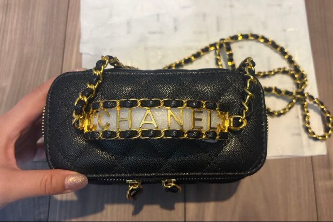 CHANEL ブラック ショルダーバッグ バニティ ノベルティー
