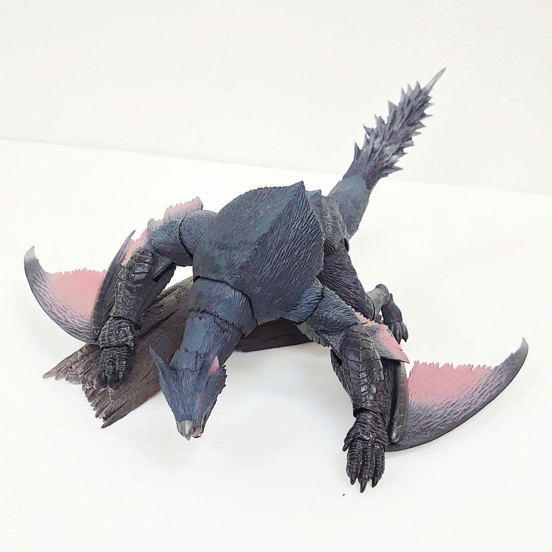 モンスターアーツ　ナルガクルガ　フィギュア　モンスターハンター