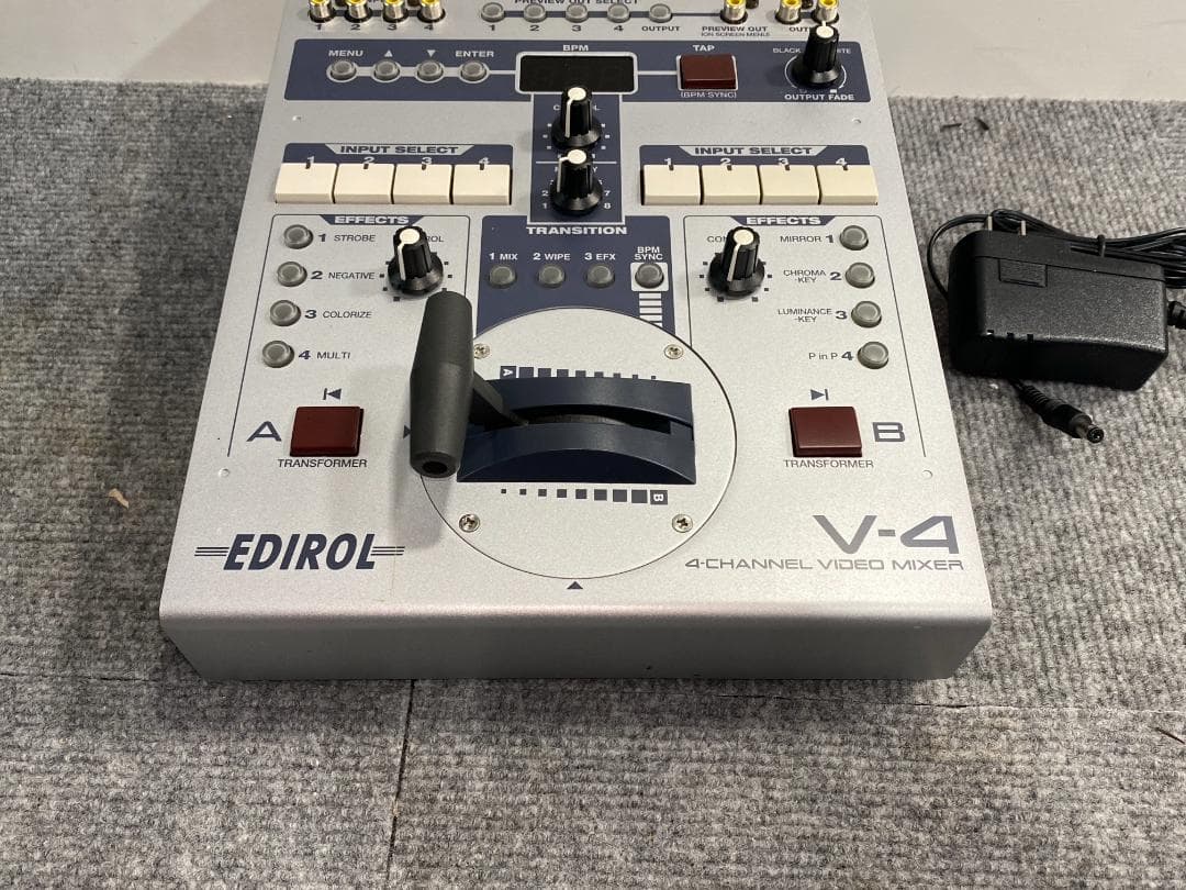 Roland V-4 ビデオミキサー