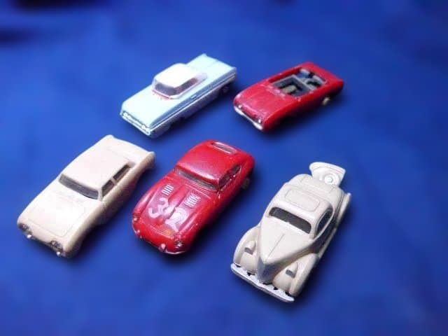 とても貴重なスロットルカー4台+1台（シャーシなし）ジャンク