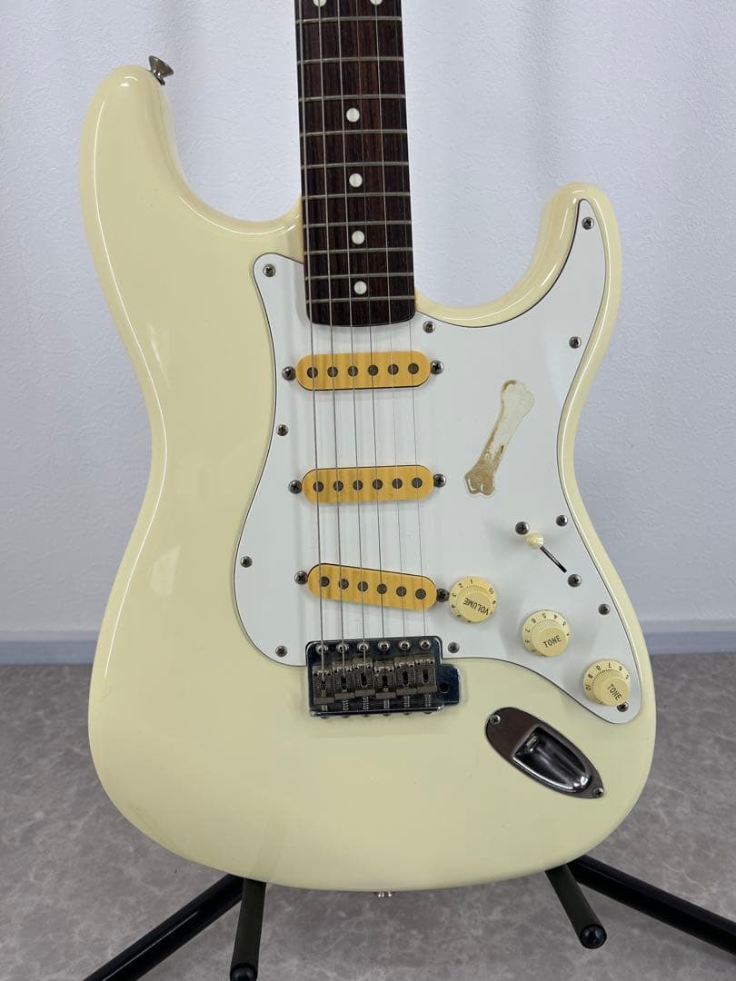 Squier【Stratocaster エレキギター クリーム】