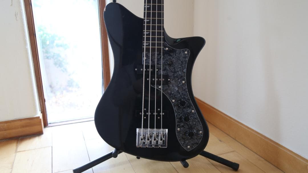 RYOGA SKATER BLACK BASS ベース　中古