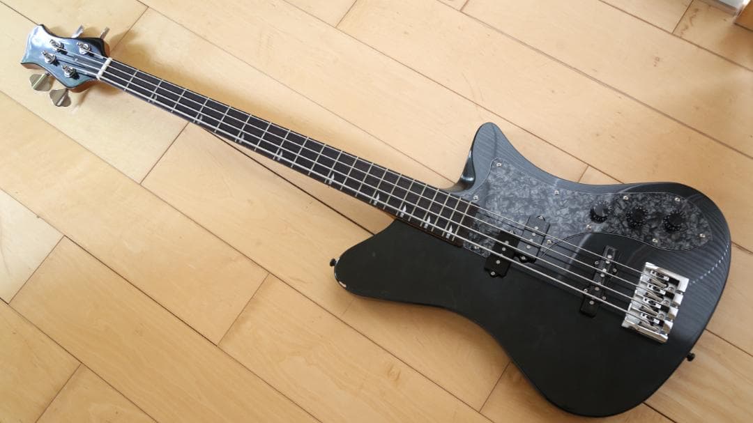 RYOGA SKATER BLACK BASS ベース　中古