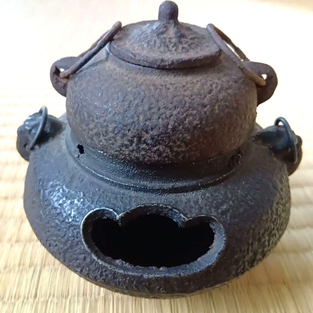 骨董品 茶釜 茶道具 唐獅子 香炉 火鉢 霰文様 置物 レトロ 鉄製 鉄器