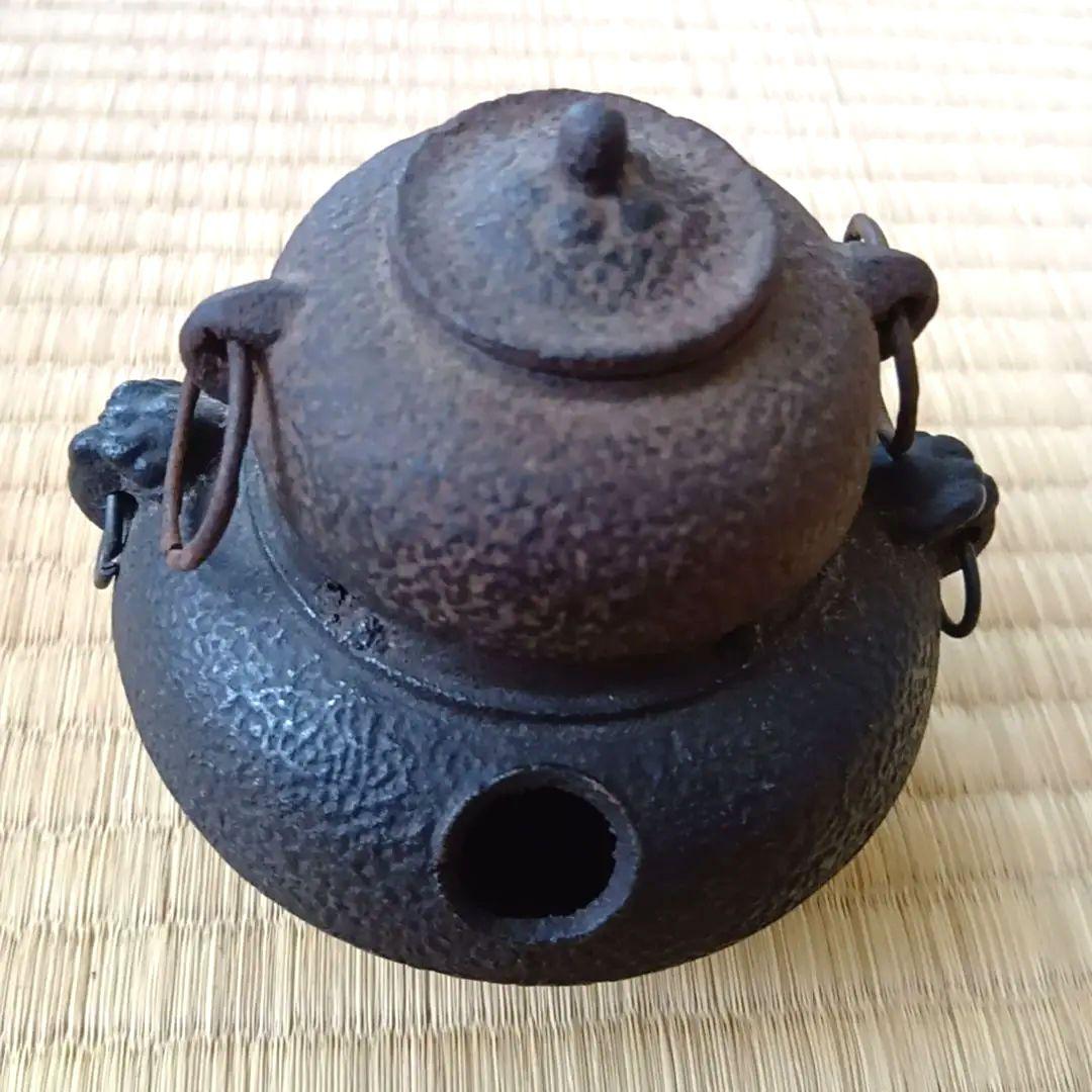 骨董品 茶釜 茶道具 唐獅子 香炉 火鉢 霰文様 置物 レトロ 鉄製 鉄器