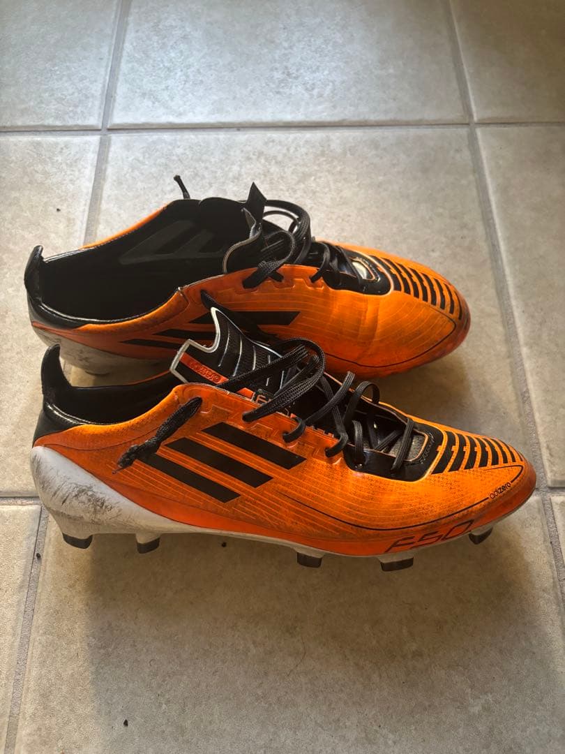 adidas F50 サッカースパイク