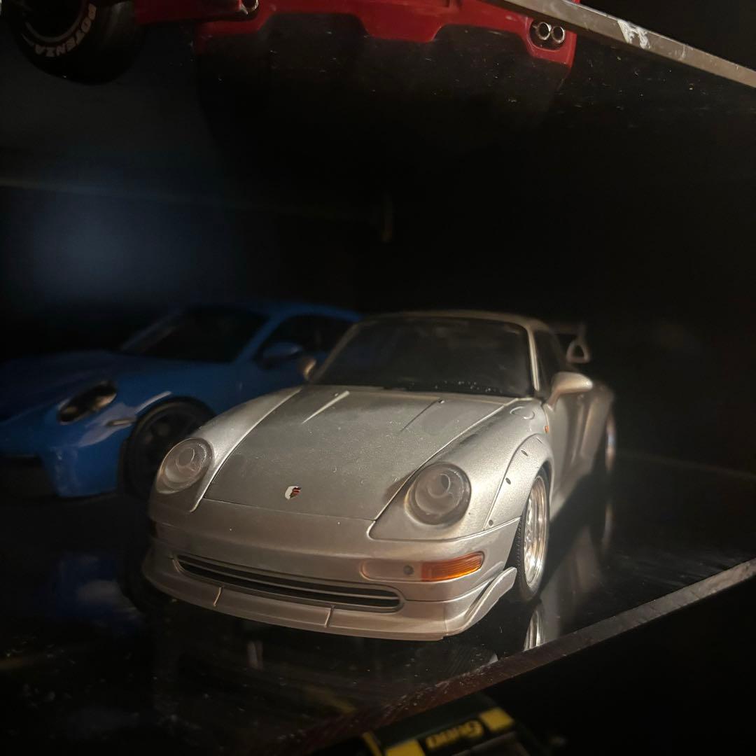 ポルシェ993 911gt2 ミニカー 1/18