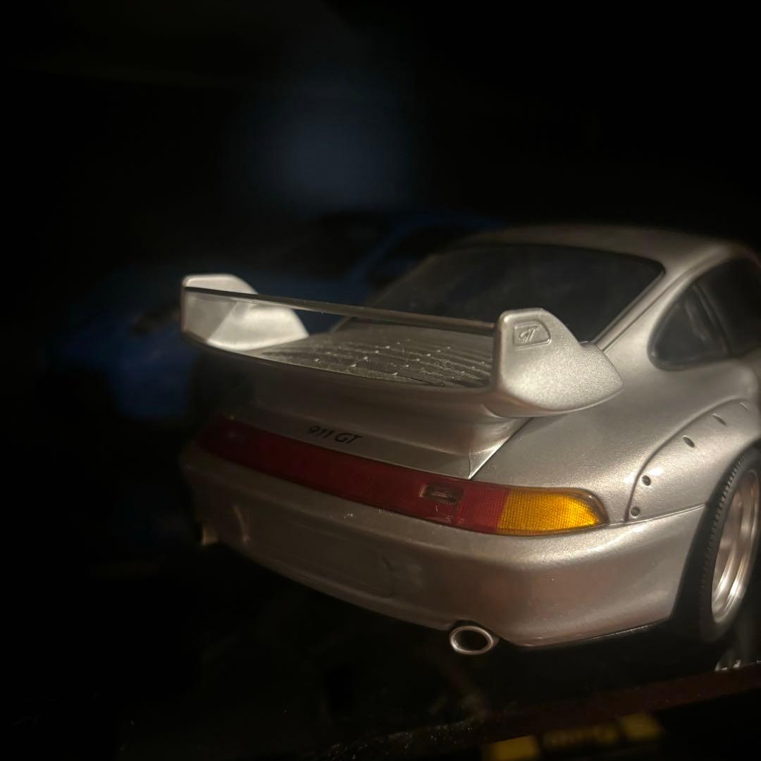 ポルシェ993 911gt2 ミニカー 1/18