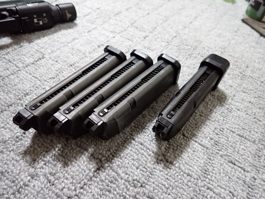 東京マルイGlock19 カスタム ホルスター マガジン4本付き