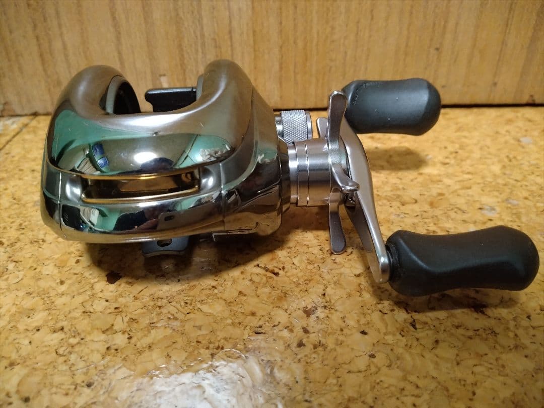 シマノ　初代アンタレス　RH221 左巻き　SHIMANO