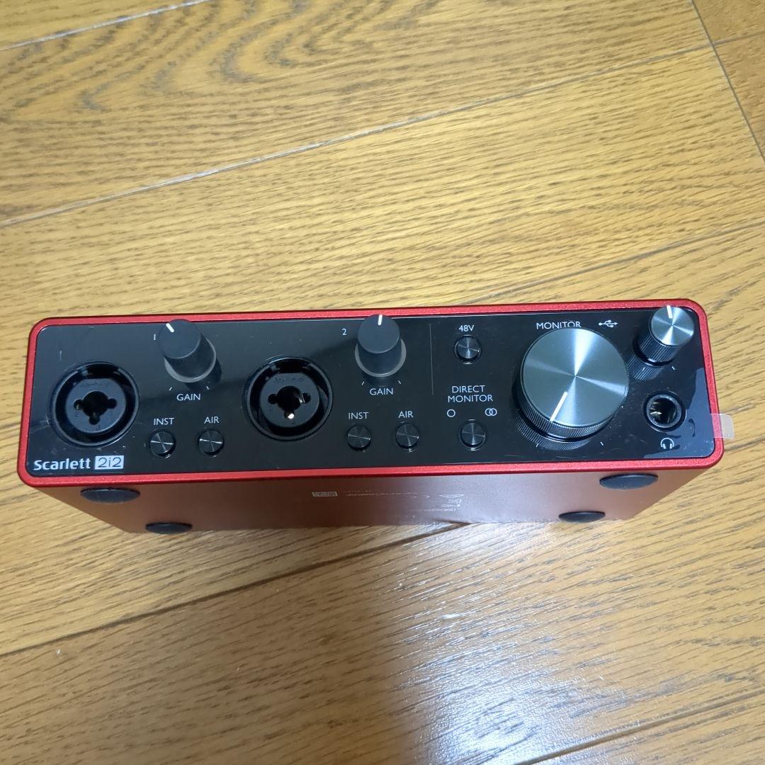 Focusrite Scarlett 2i2 オーディオインターフェース